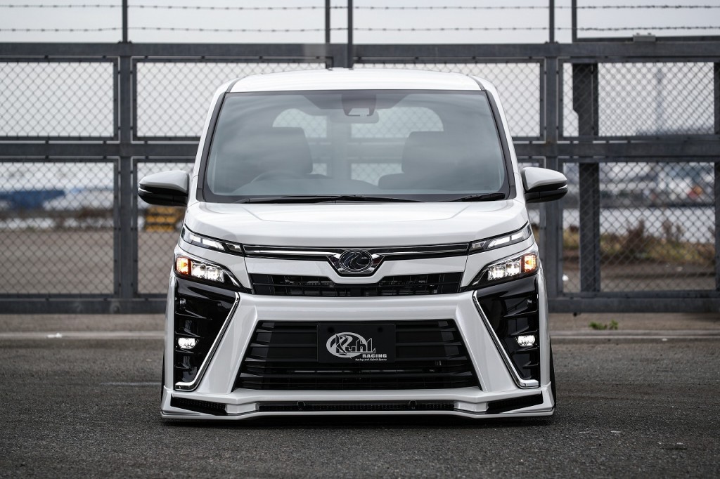 Body Kit Pertama Kuhl Racing Untuk Voxy