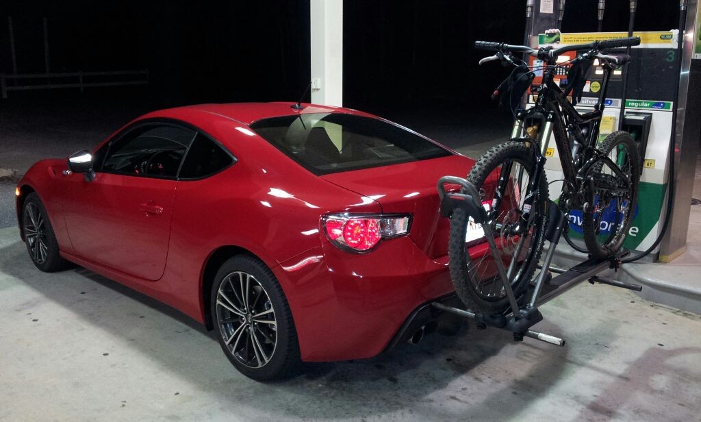 Begini Cara Bawa Sepeda di Mobil Menggunakan Bike Rack - NMAA