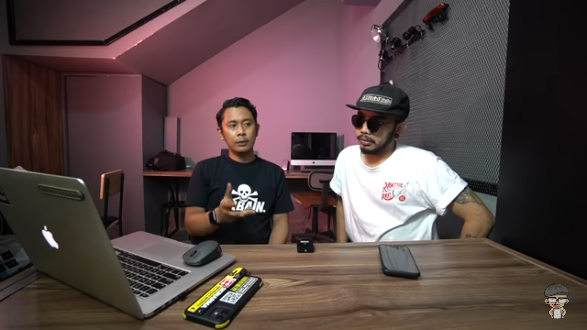 Youtuber Otomotif Alit Susanto Bagikan Give Away Berhadiah Motor Listrik