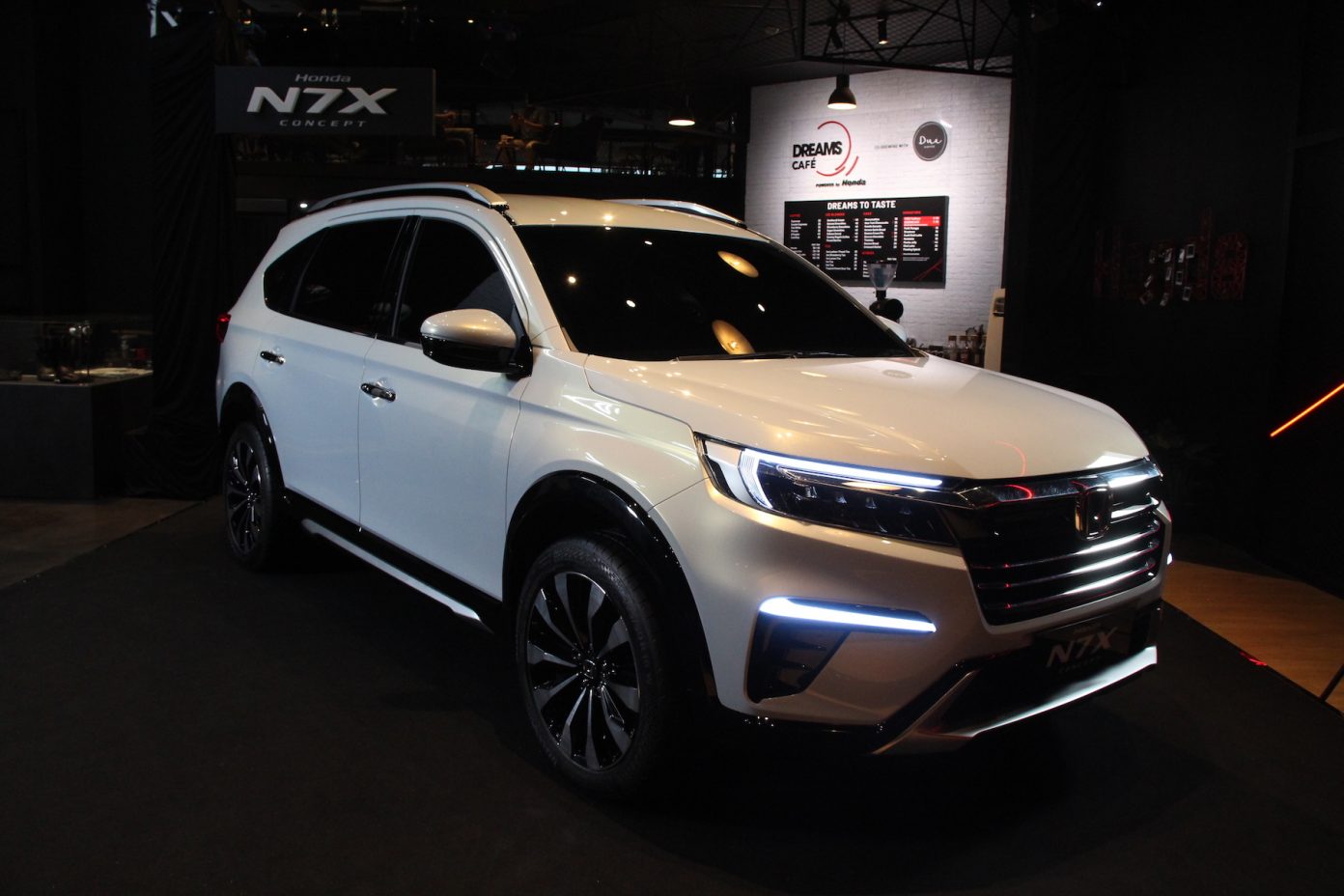 Honda N7X Versi Produksi Akan Tampil Perdana di Pameran Satu Ini