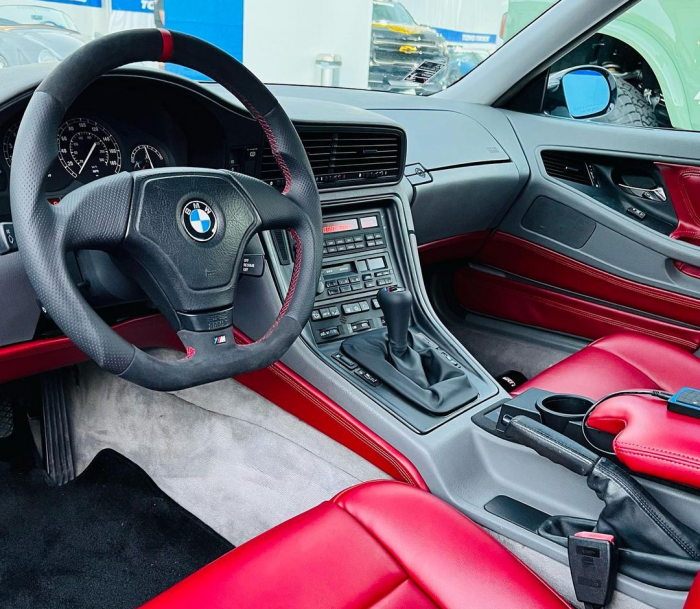 Pasang Wide Body Pandem, BMW 850Ci (E31) Tampil Mendominasi Booth Toyo ...