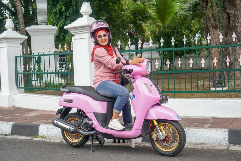 Yamaha Hadirkan Apparel dan Aksesoris Yamaha Fazzio Hybrid-Connected - NMAA