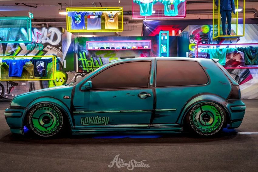 Mobil Nyata Versi Kartun VW Golf MkIV, Tampil Rebah Ditopang Velg ...