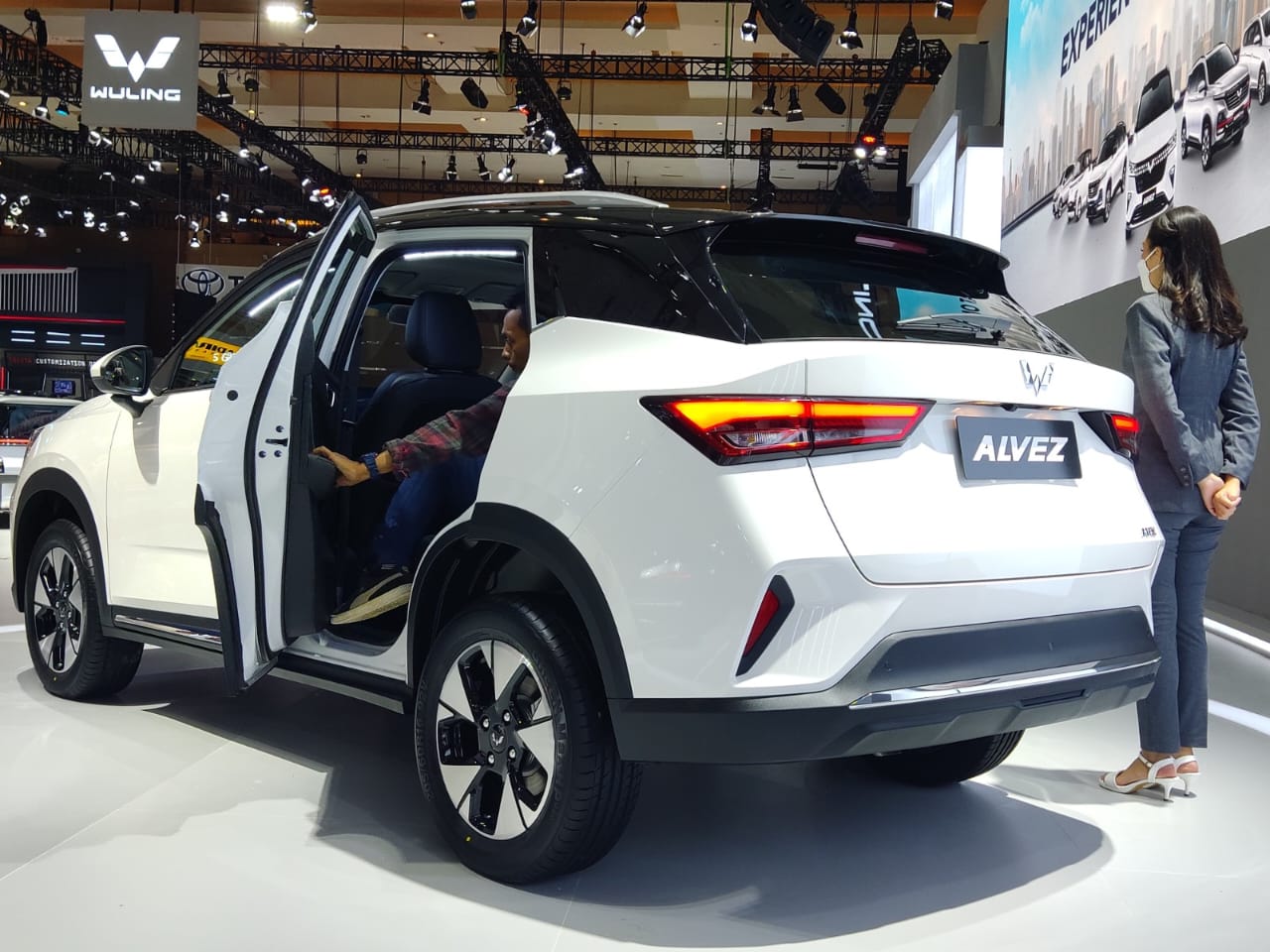 Wuling Alvez Sajikan Pengalaman Berkendara dengan Fitur Melimpah, Siap ...