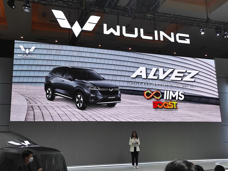 Wuling Motors Tampilkan Compact SUV Alvez hingga Airev Modifikasi di ...
