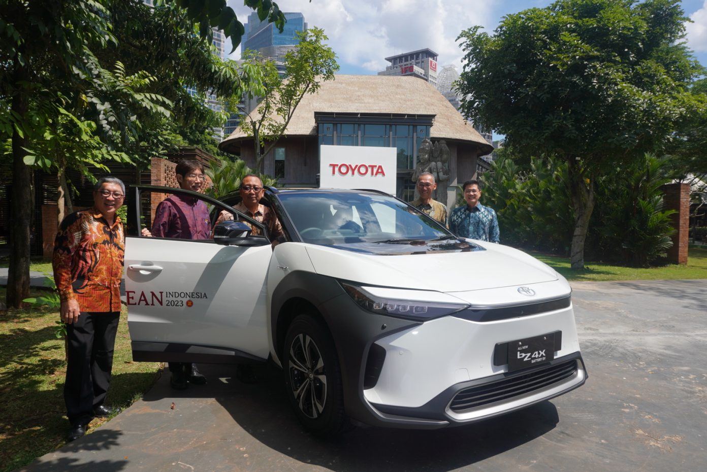 Toyota Siapkan 65 Unit Kendaraan Listrik bZ4X untuk KTT ASEAN - NMAA