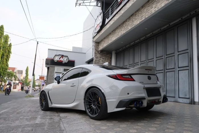 Modifikasi Toyota GR86 Ekspos Kaki-kaki Sporty, Makin Anteng Diajak ...