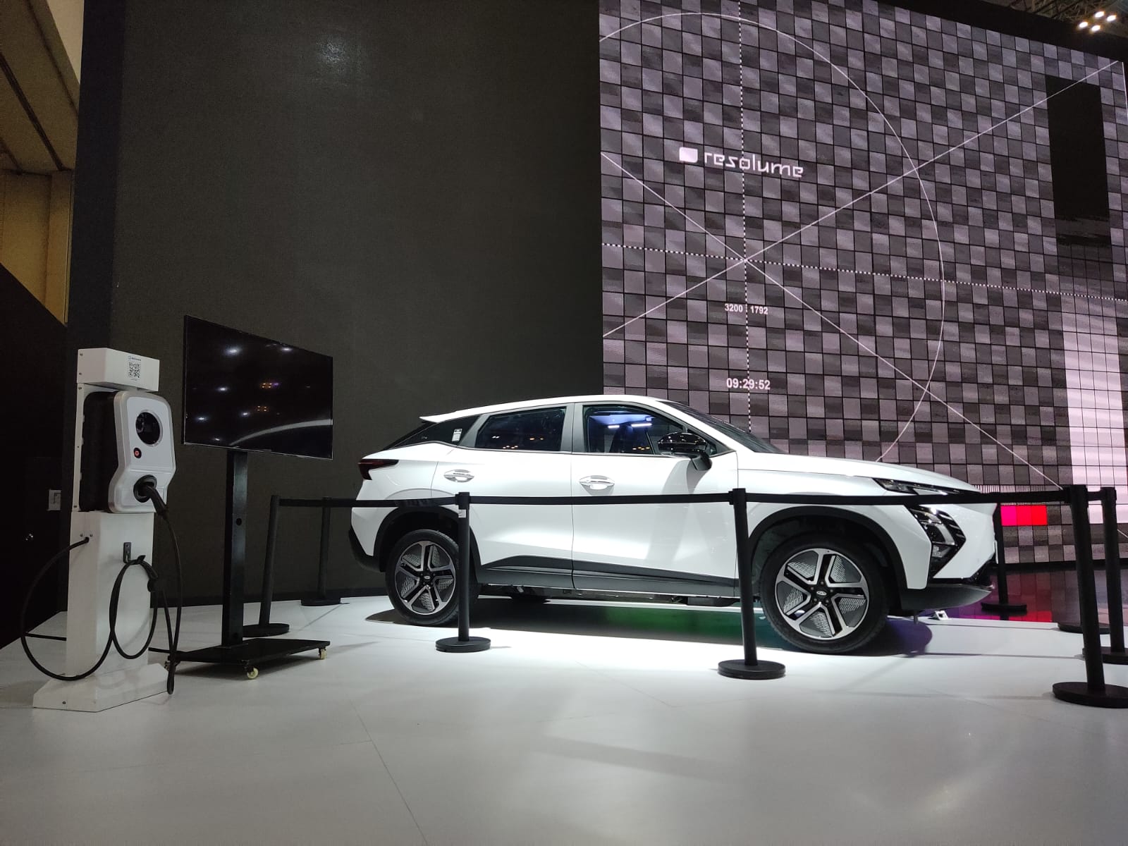 Bandingkan Sekilas Performa dan Efisiensi Chery Omoda 5 EV dengan Hyundai Ioniq 5: Lebih ...