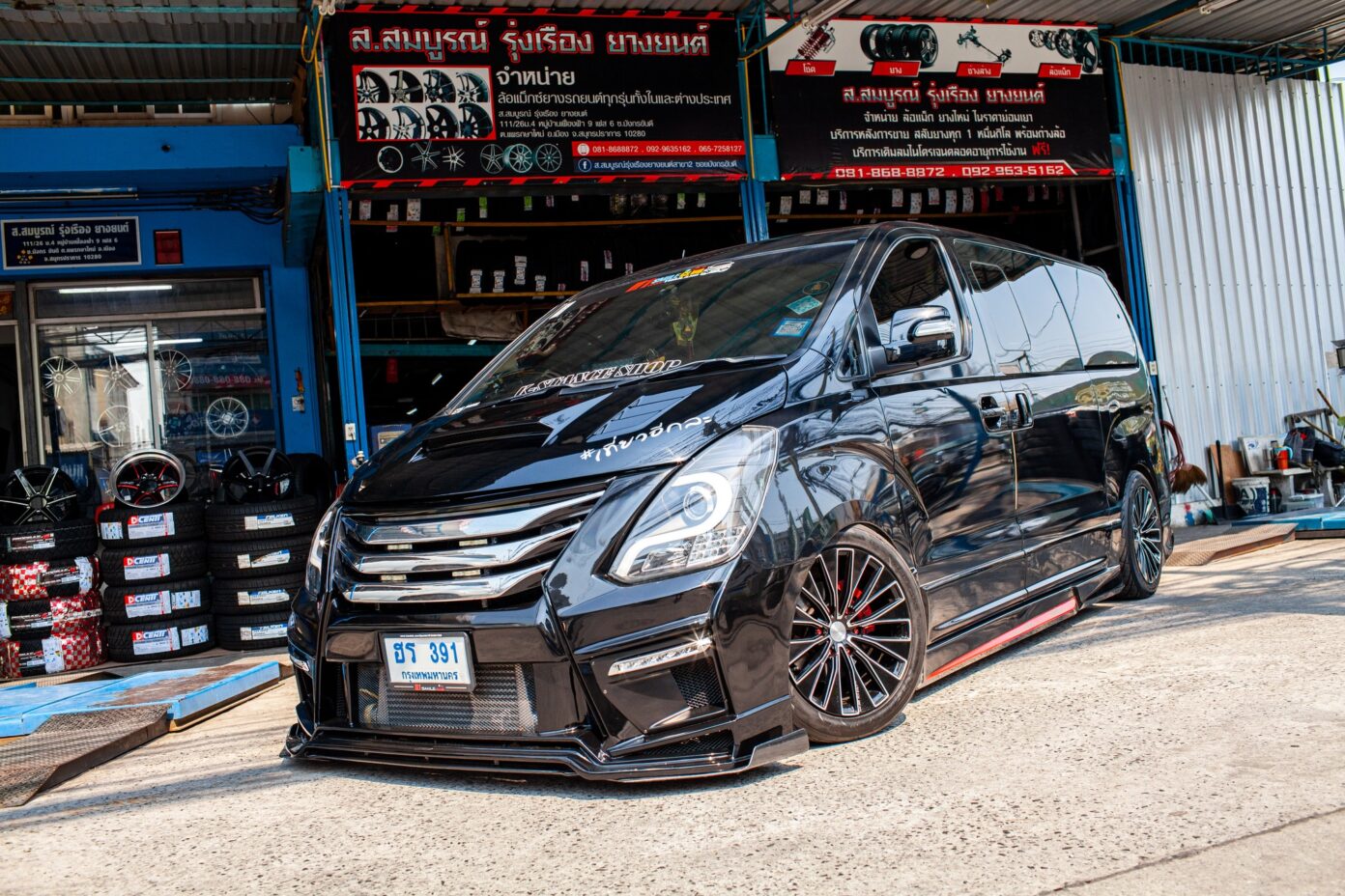 Hyundai H-1 Kandas Mepet Aspal, Pasang Velg 18 Inci dan Body Kit Minimalis