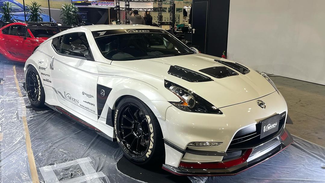 Dua Sportcar Nissan Z Garapan Varis Picu Daya Tarik Audiens Tokyo Auto ...