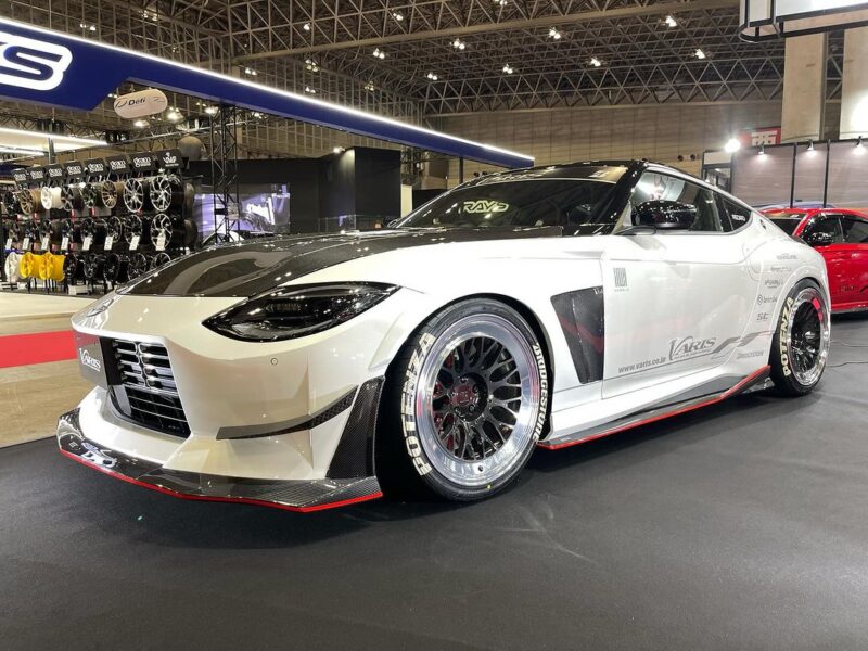 Dua Sportcar Nissan Z Garapan Varis Picu Daya Tarik Audiens Tokyo Auto ...