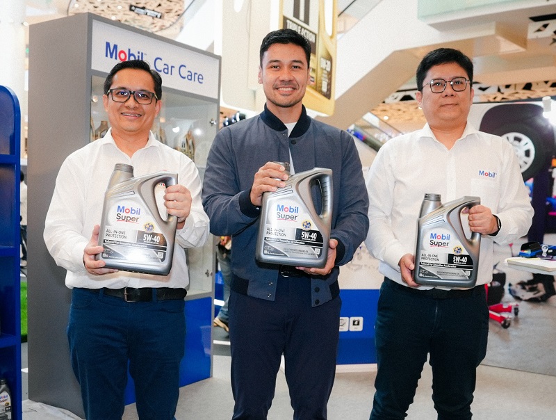 Varian Terbaru Mobil Super dan Brand Ambassador Chicco Jerikho Warnai ...