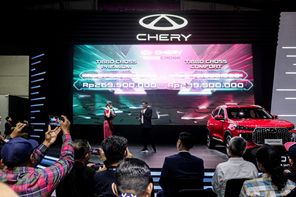 Harga Chery Tiggo Cross Diumumkan Di IIMS 2025, Termurah Rp 239,5 Juta ...