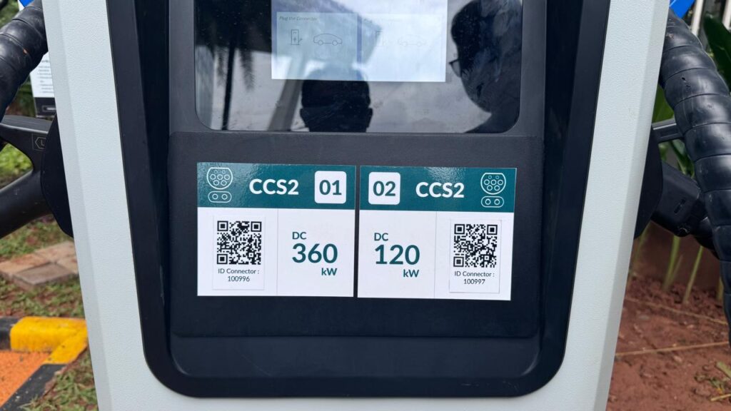 Pertama Di Indonesia, Voltron Resmikan SPKLU Hyper Fast Charging 360 kW ...