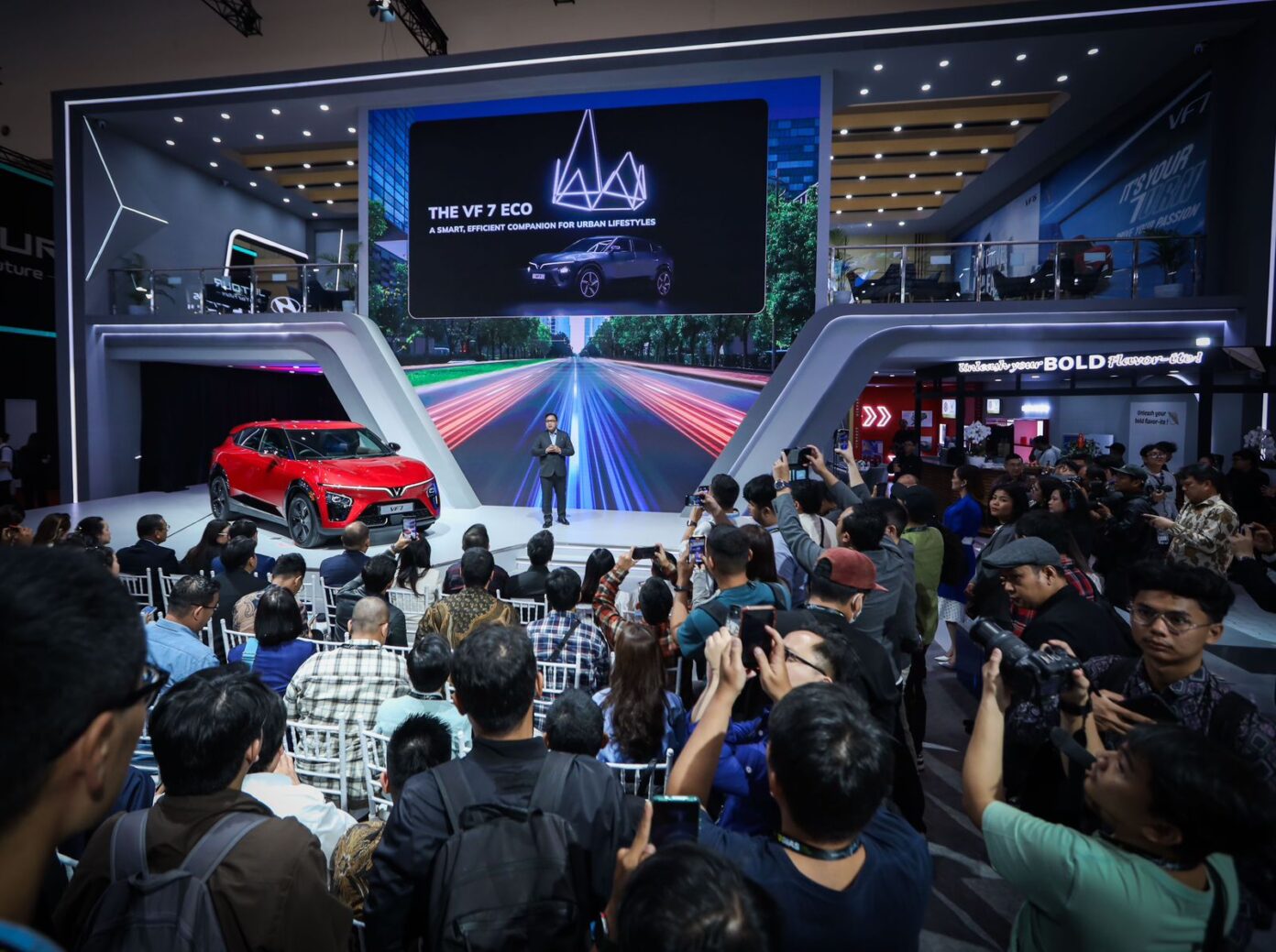 Pilihan Baru SUV Listrik: VinFast VF 7 Tampil Sporty, Jarak Tempuh ...