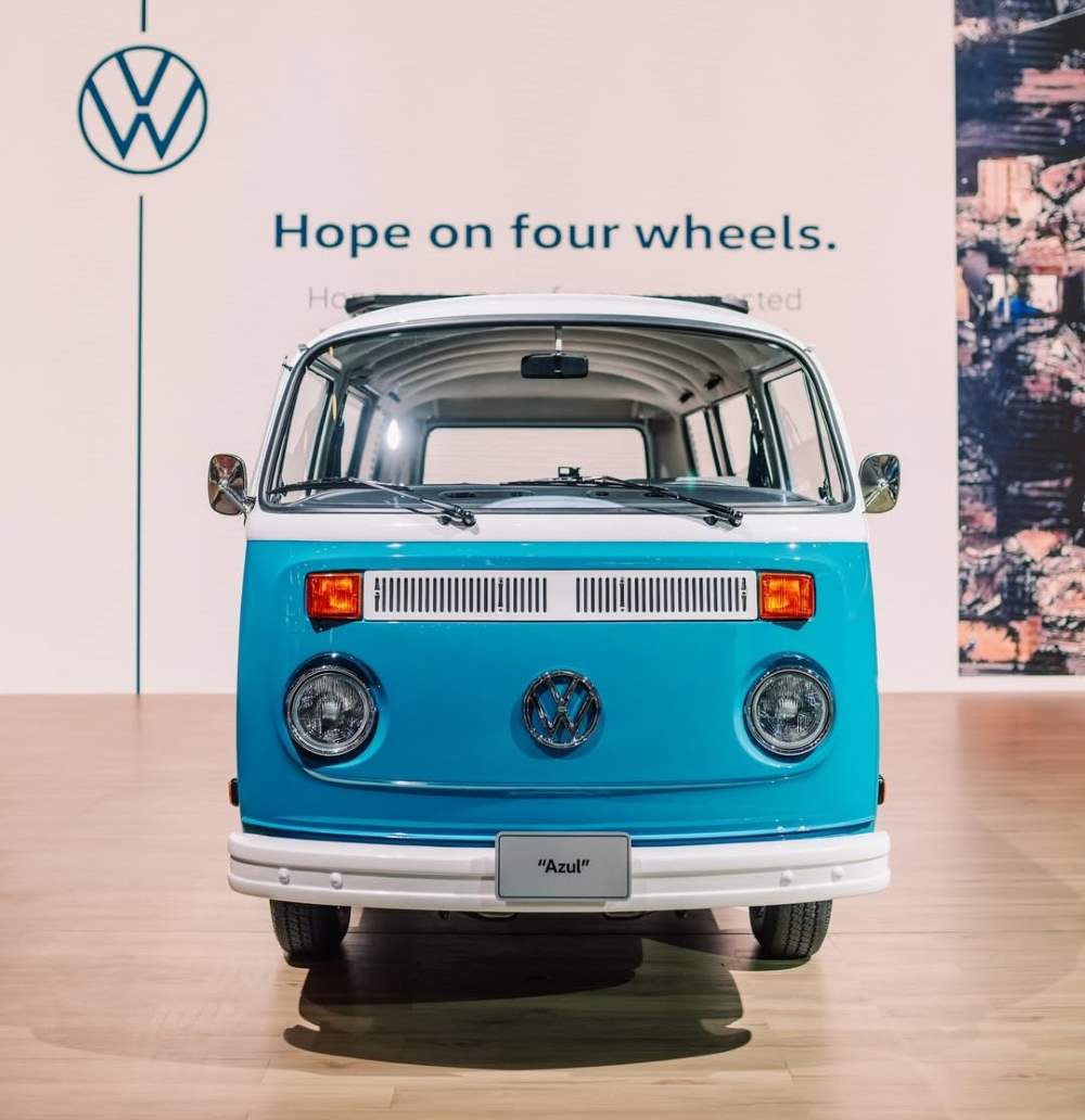 Kisah Inspiratif Azul: VW Kombi Biru yang Lolos Kebakaran Hebat Los ...